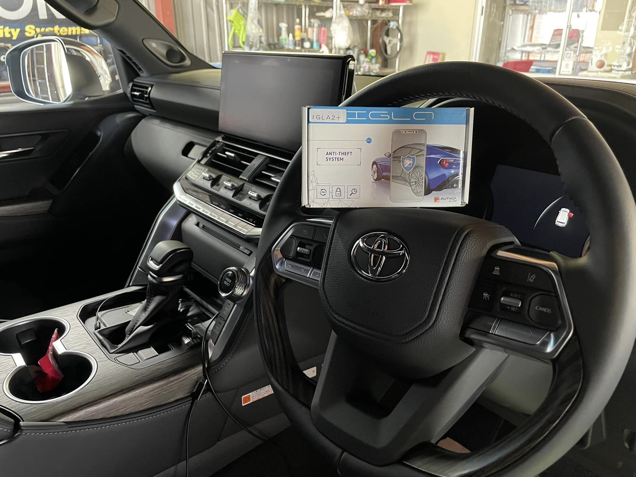 ランクル300系にIGLA2＋の取り付け - 大阪 神戸 京都 オーサーアラーム VIPER 取り付け ピットサービス・ケン持ち込みOK!